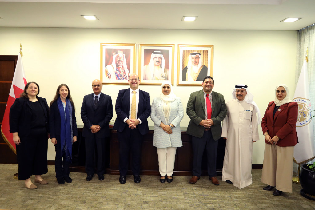 The University of Bahrain President Receives a Delegation from the US ...